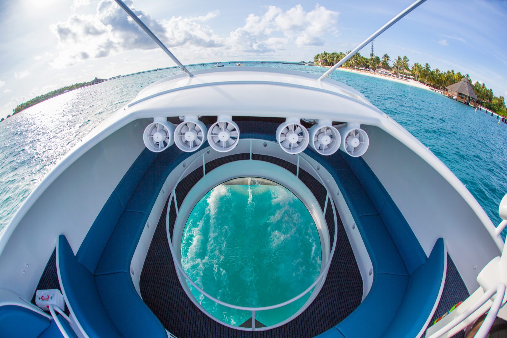 GLASS BOTTOM BOAT | Ocean Group